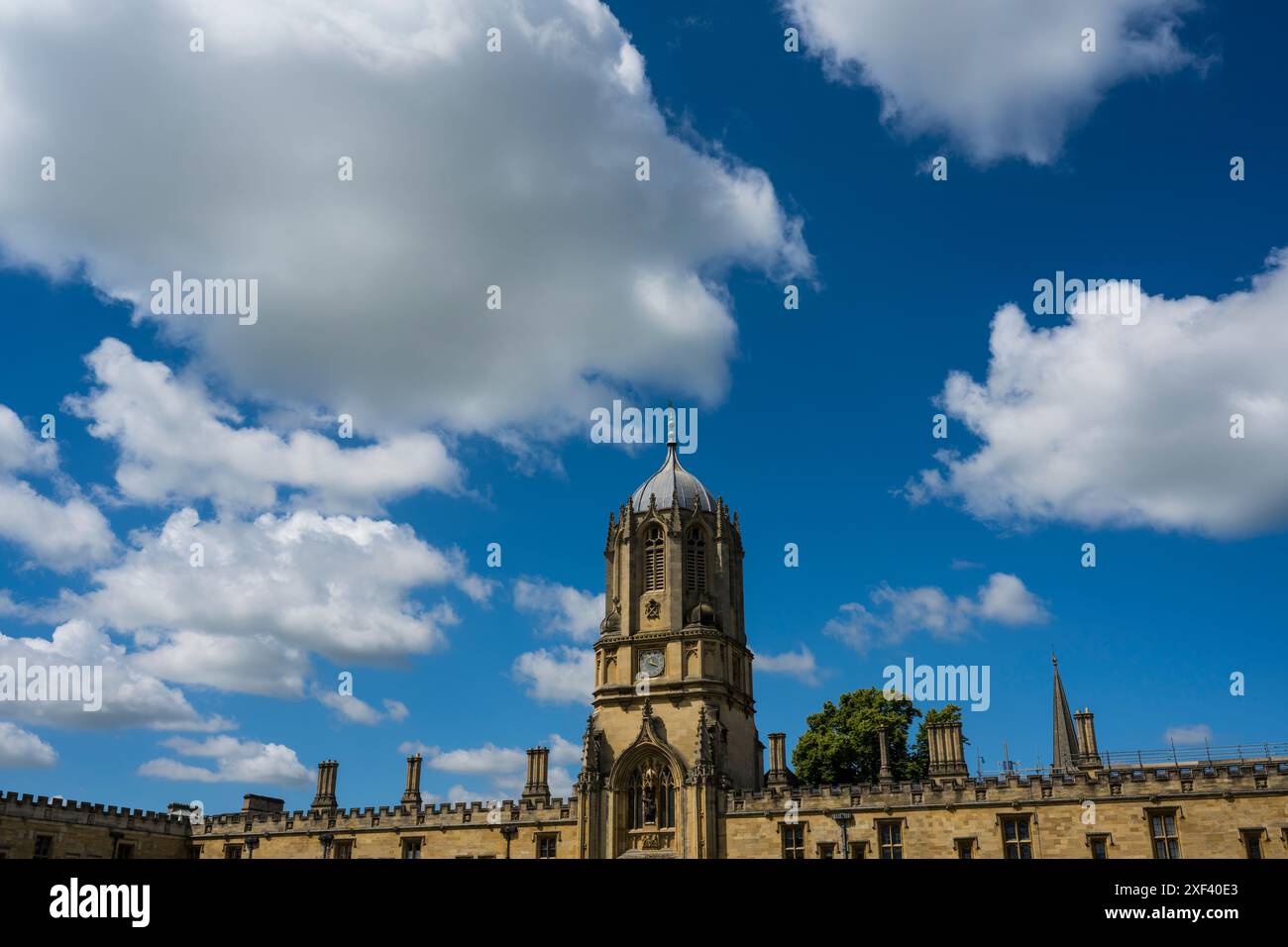 Tom Tower, Oxford Landmark, Christ Church College, University of Oxford ...
