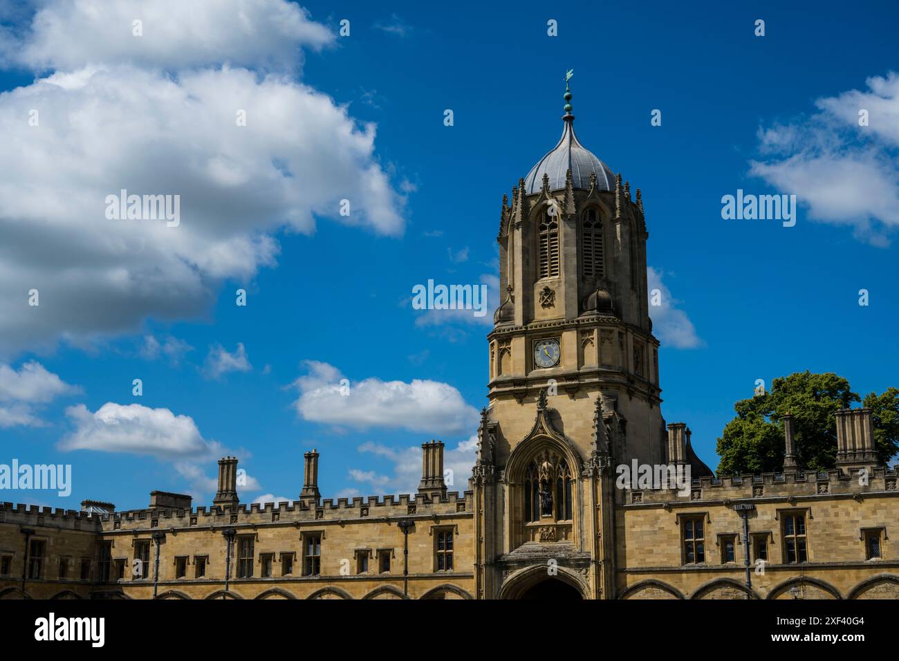 Tom Tower, Oxford Landmark, Christ Church College, University of Oxford ...