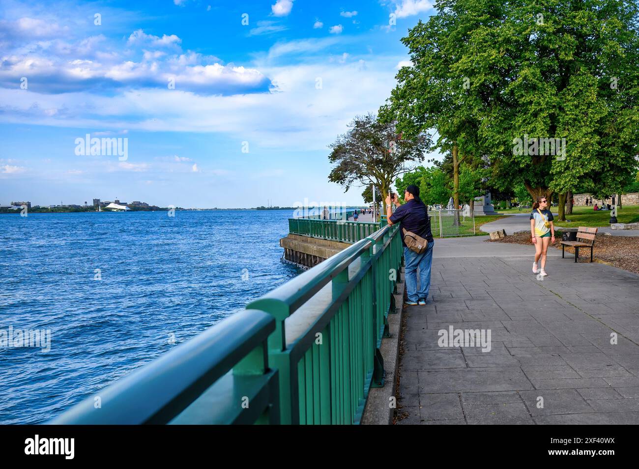 Windsor riverfront hi-res stock photography and images - Alamy