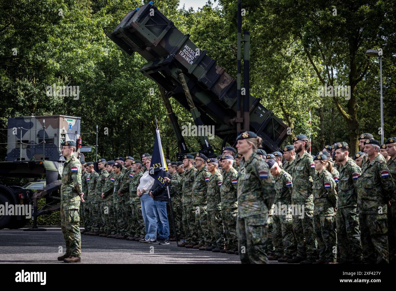 VREDEPEEL - Military personnel took office during a founding ceremony ...