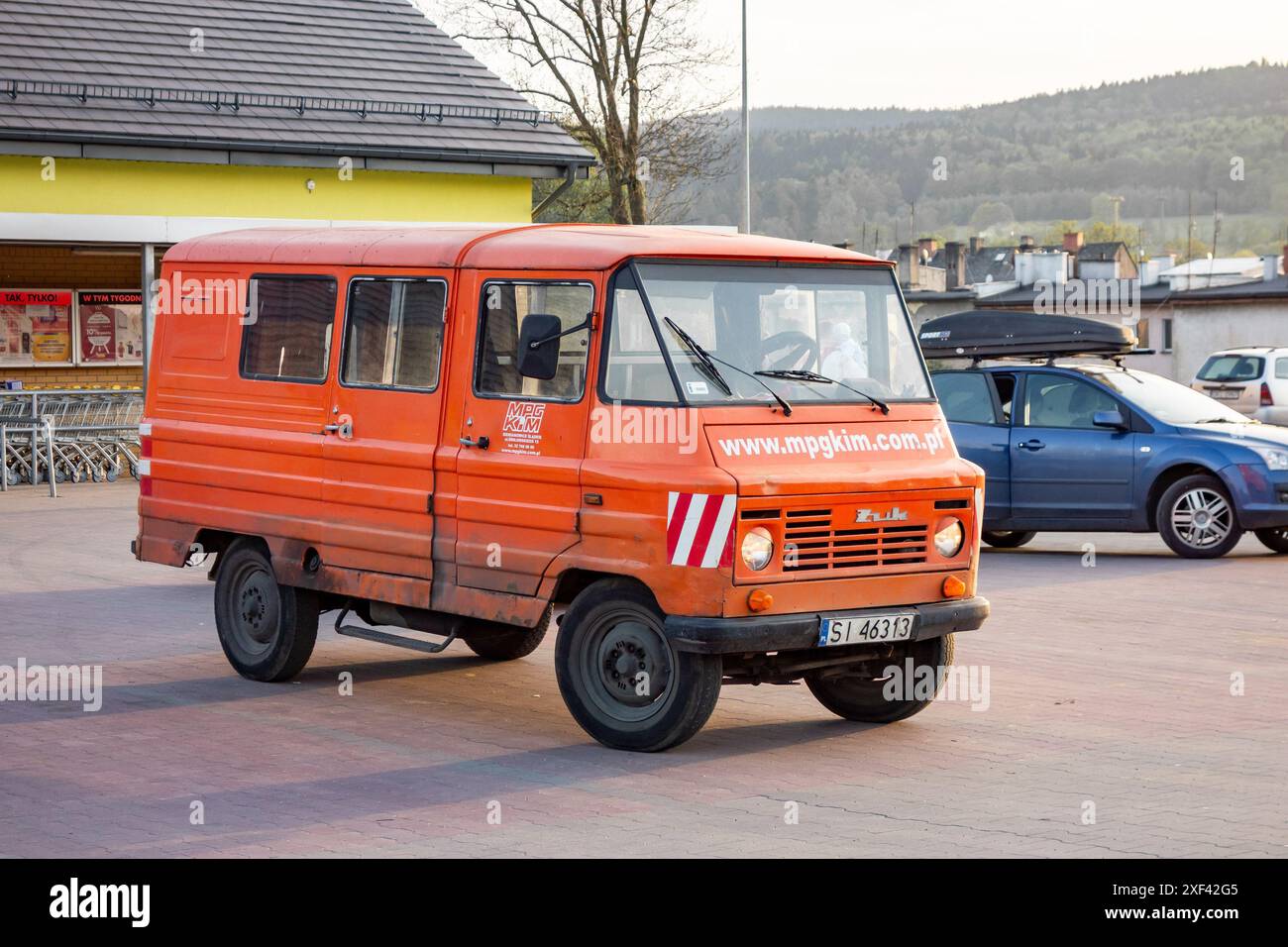 Zuk lorry hi-res stock photography and images - Alamy