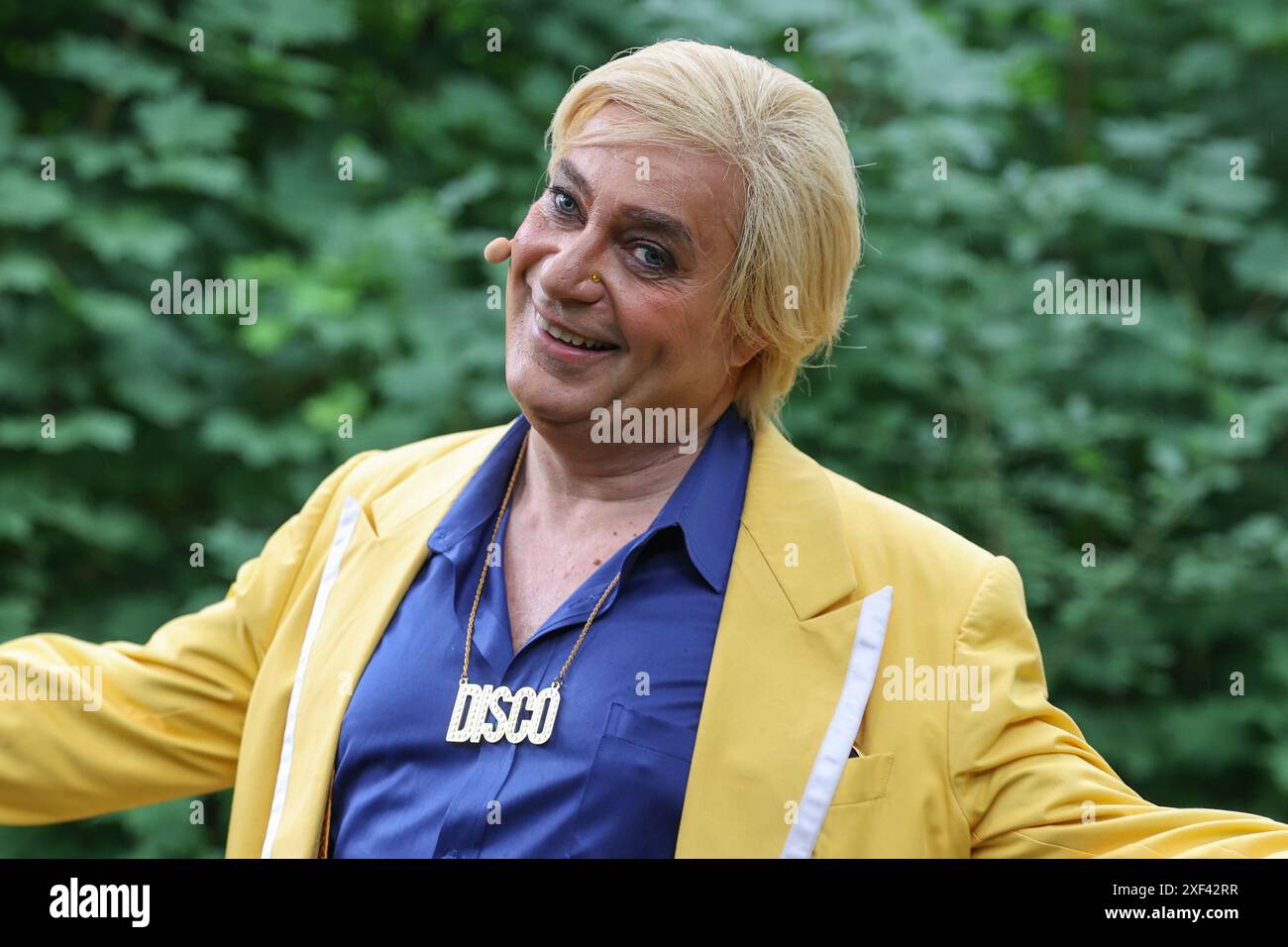 PRODUCTION - 30 June 2024, Saxony-Anhalt, Schönebeck: Actor Alexander ...