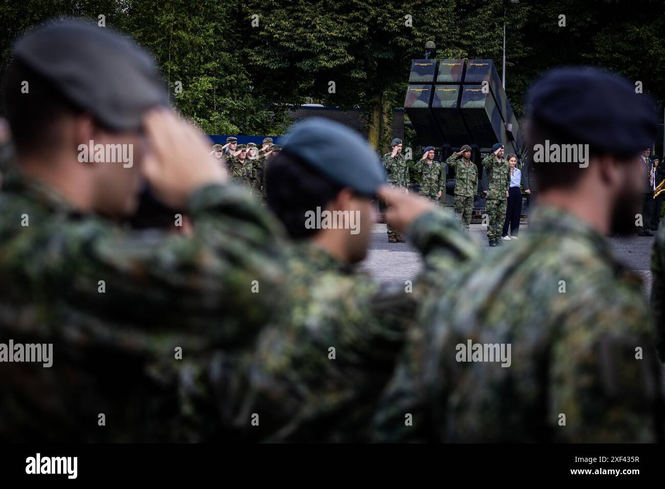 Military uniform selective attention hi-res stock photography and ...