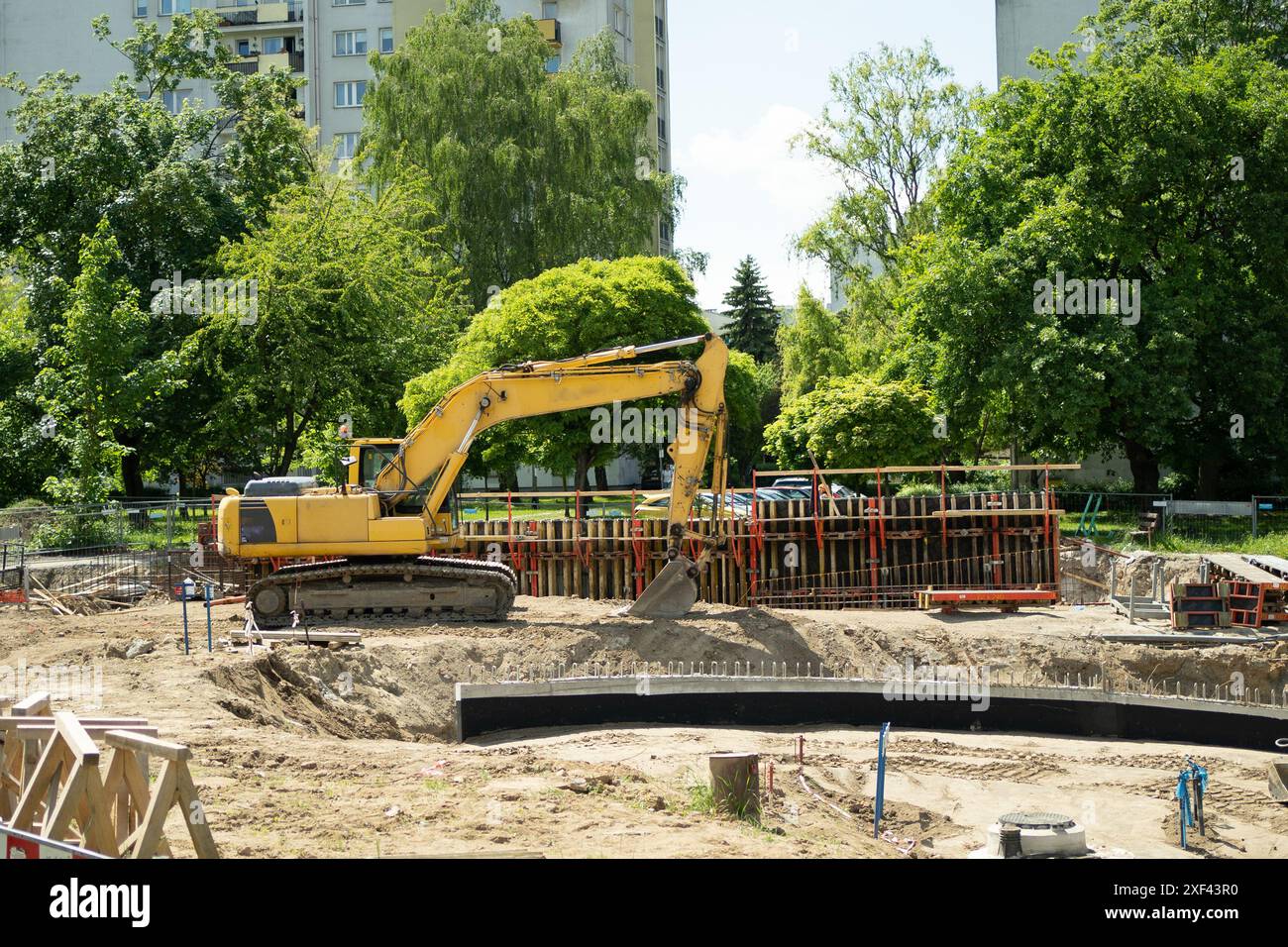 Construction equipment telescopic excavator hi-res stock photography ...