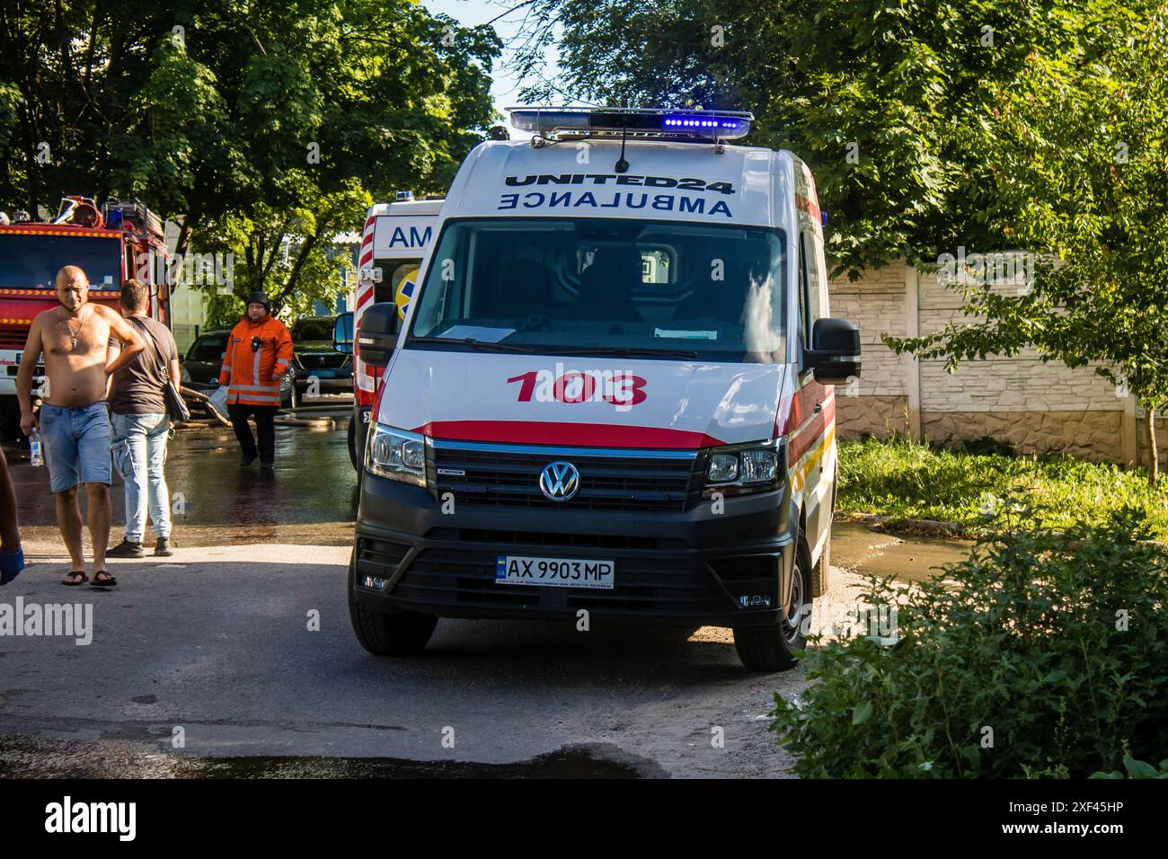 Kharkiv, Ukraine, June 30 2024 Rescuers intervene at Nova Poshta ...