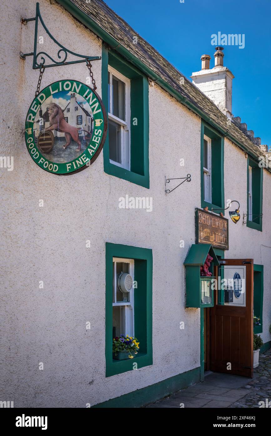 geography / travel, Great Britain, Scotland, Traditional pub in Culross ...
