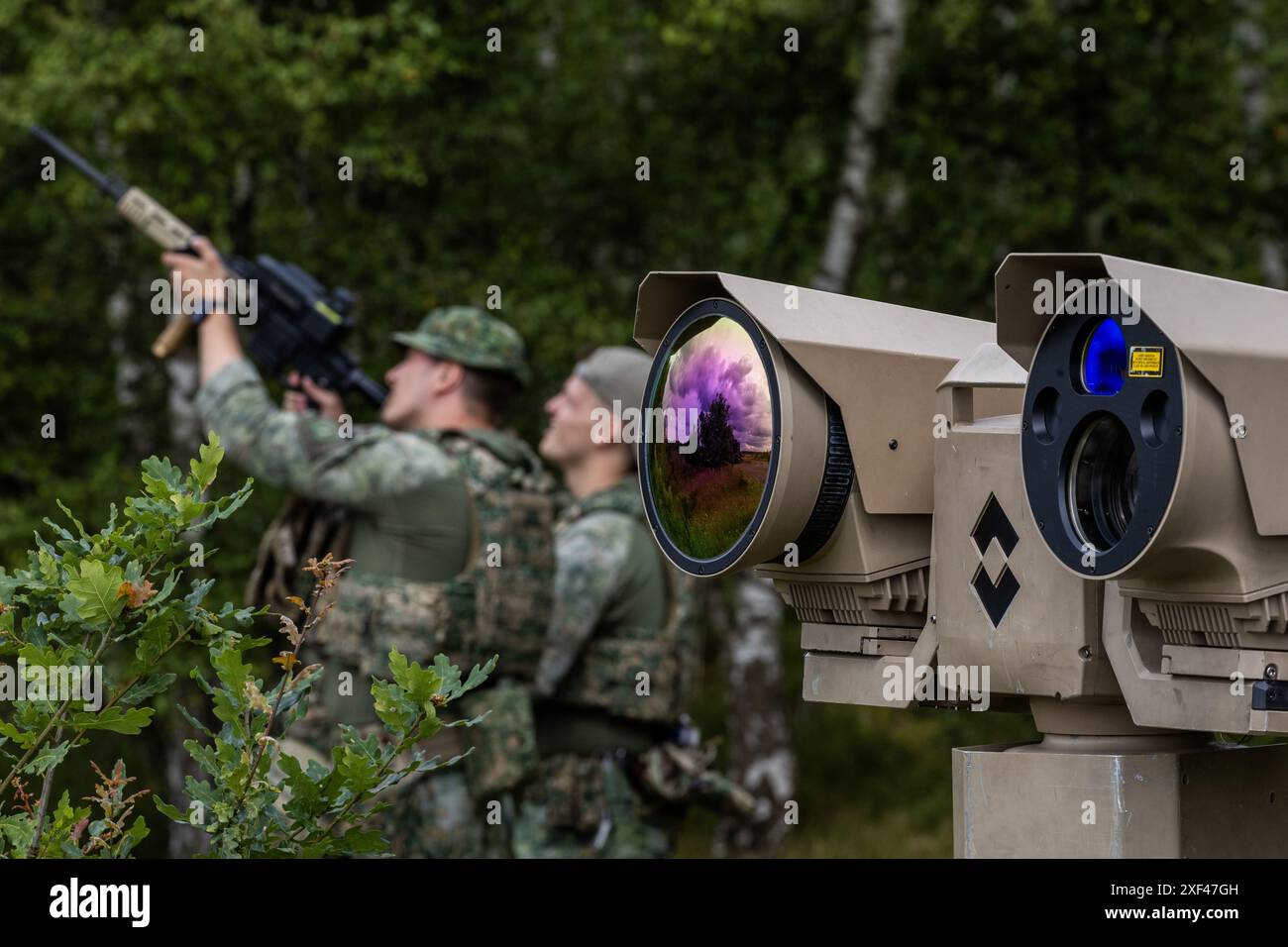 VREDEPEEL - Military personnel from the DGLC practice with counter ...