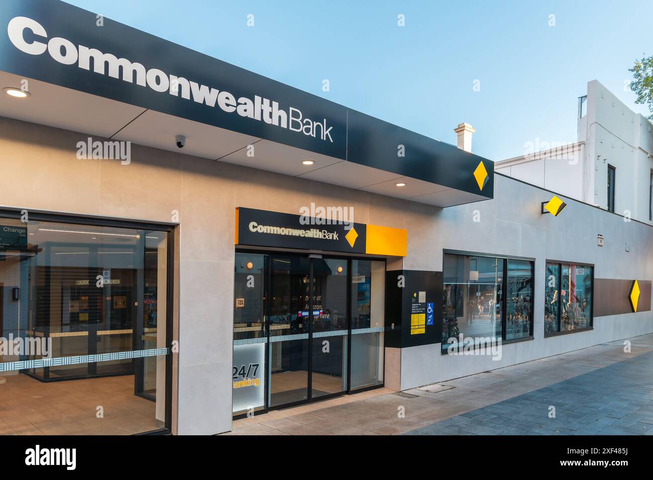 Commonwealth bank sign hi-res stock photography and images - Alamy