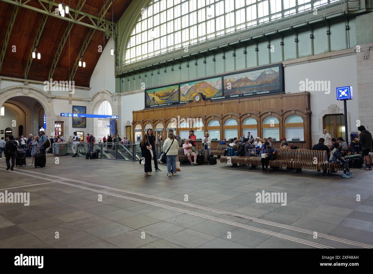 Entrance hall of Basel SBB railway station Stock Photo - Alamy