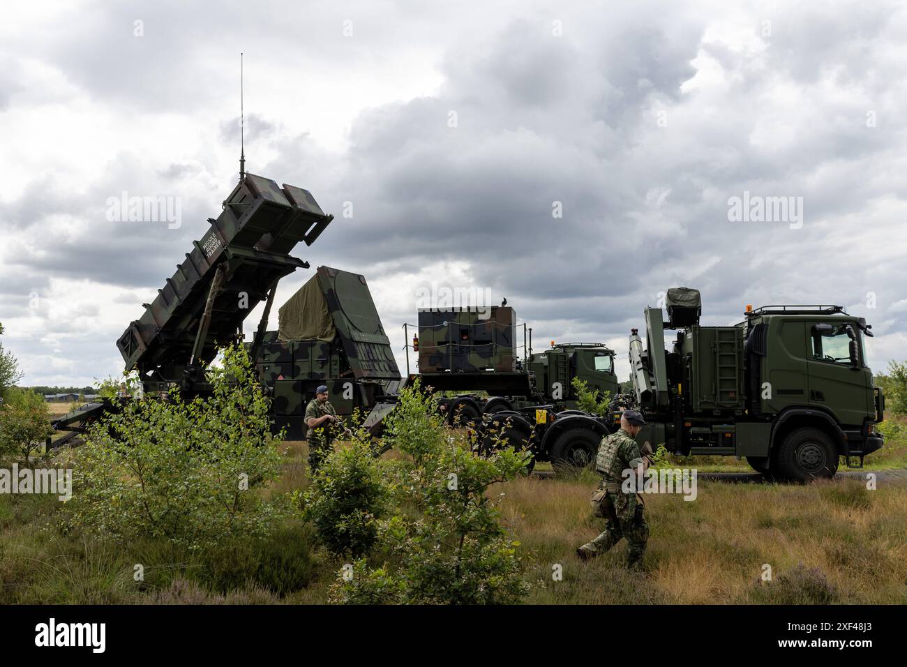 VREDEPEEL - Military personnel from the DGLC practice with counter ...