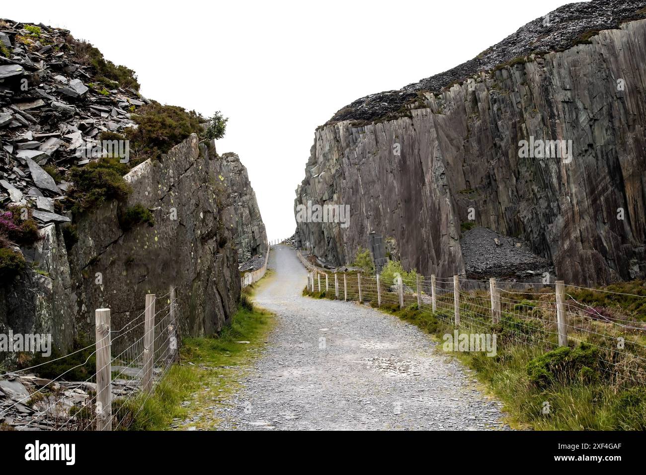 Now abandoned dinorwig slate quarries hi-res stock photography and ...