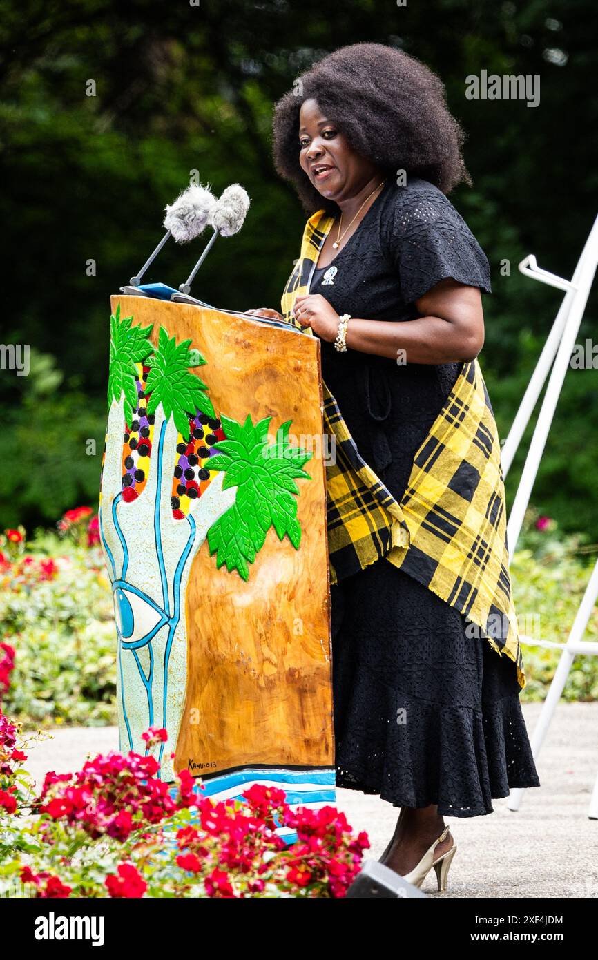 AMSTERDAM - Chairman of the National Institute for the Dutch Slavery ...