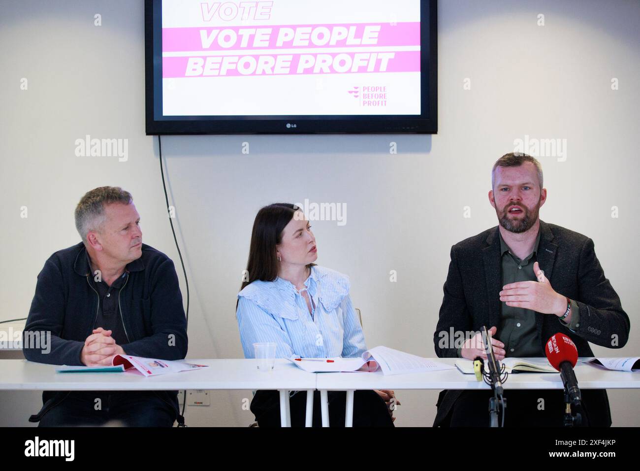 (fleft to right) Richard Boyd Barrett TD with Fiona Ferguson ...