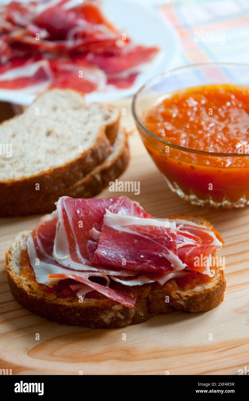 Ham with sauce hi-res stock photography and images - Alamy