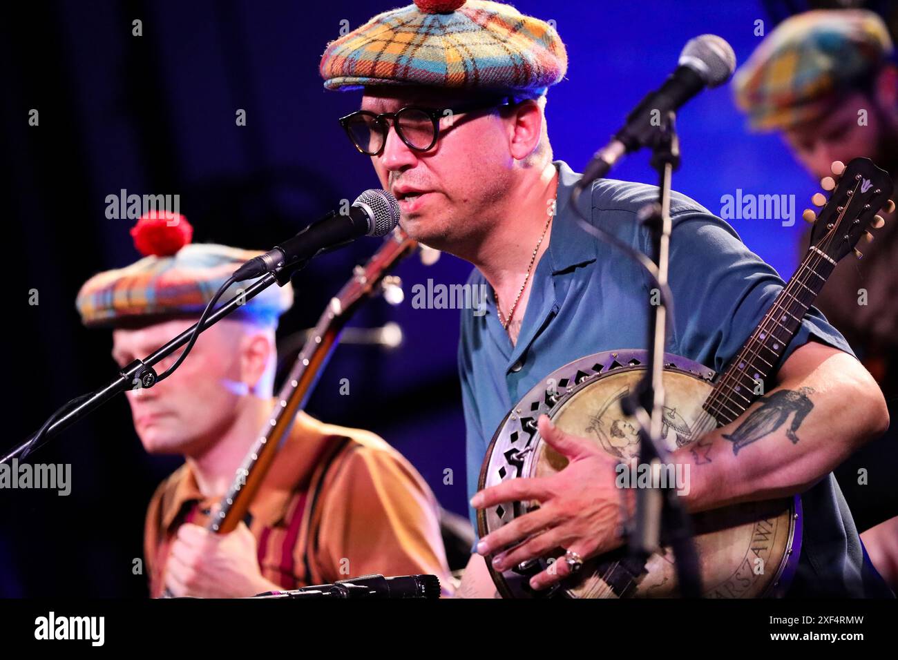 Hebrew Tangos are being performed by Warsaw Dance Combo with Israeli ...