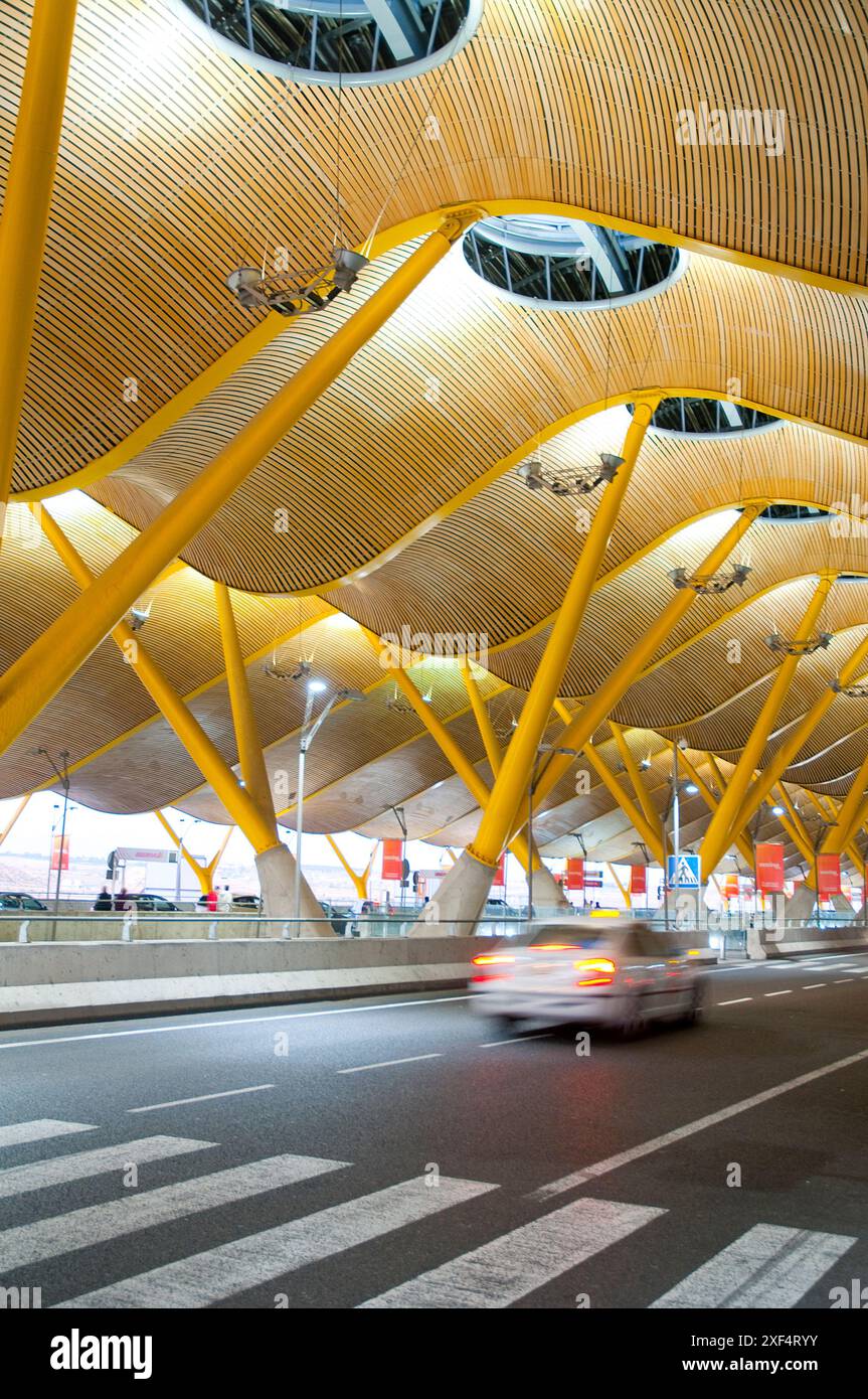 T-4 Passengers Terminal, Barajas Airport. Madrid, Spain Stock Photo - Alamy