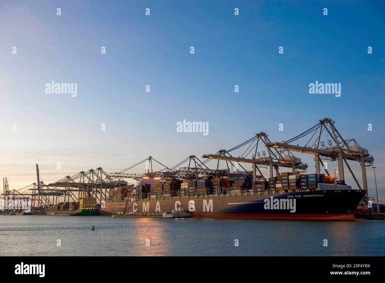 ECT Container Terminal at Sunet The Hutchison Ports ECT Delta Container ...