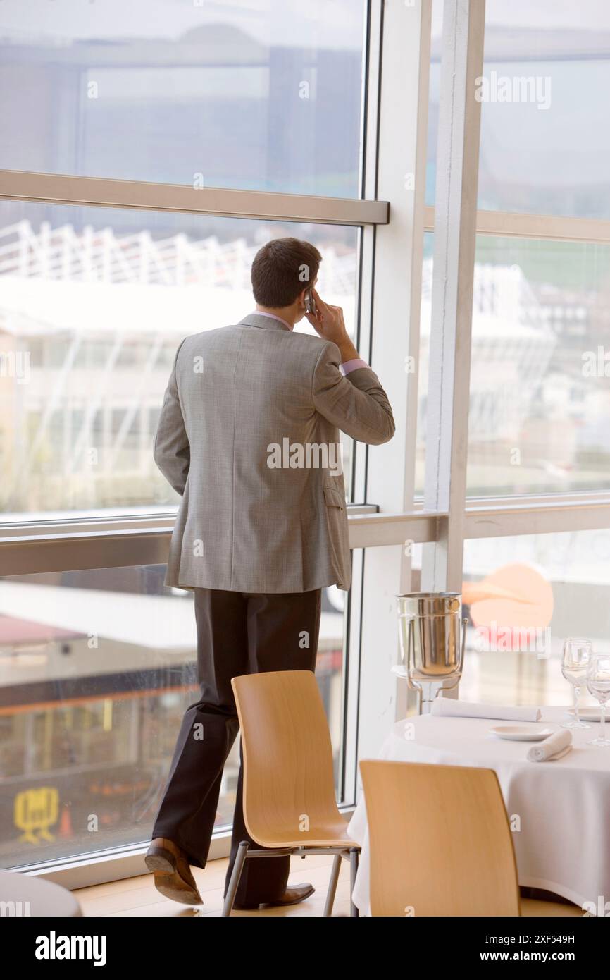 Back view dark haired male hi-res stock photography and images - Alamy