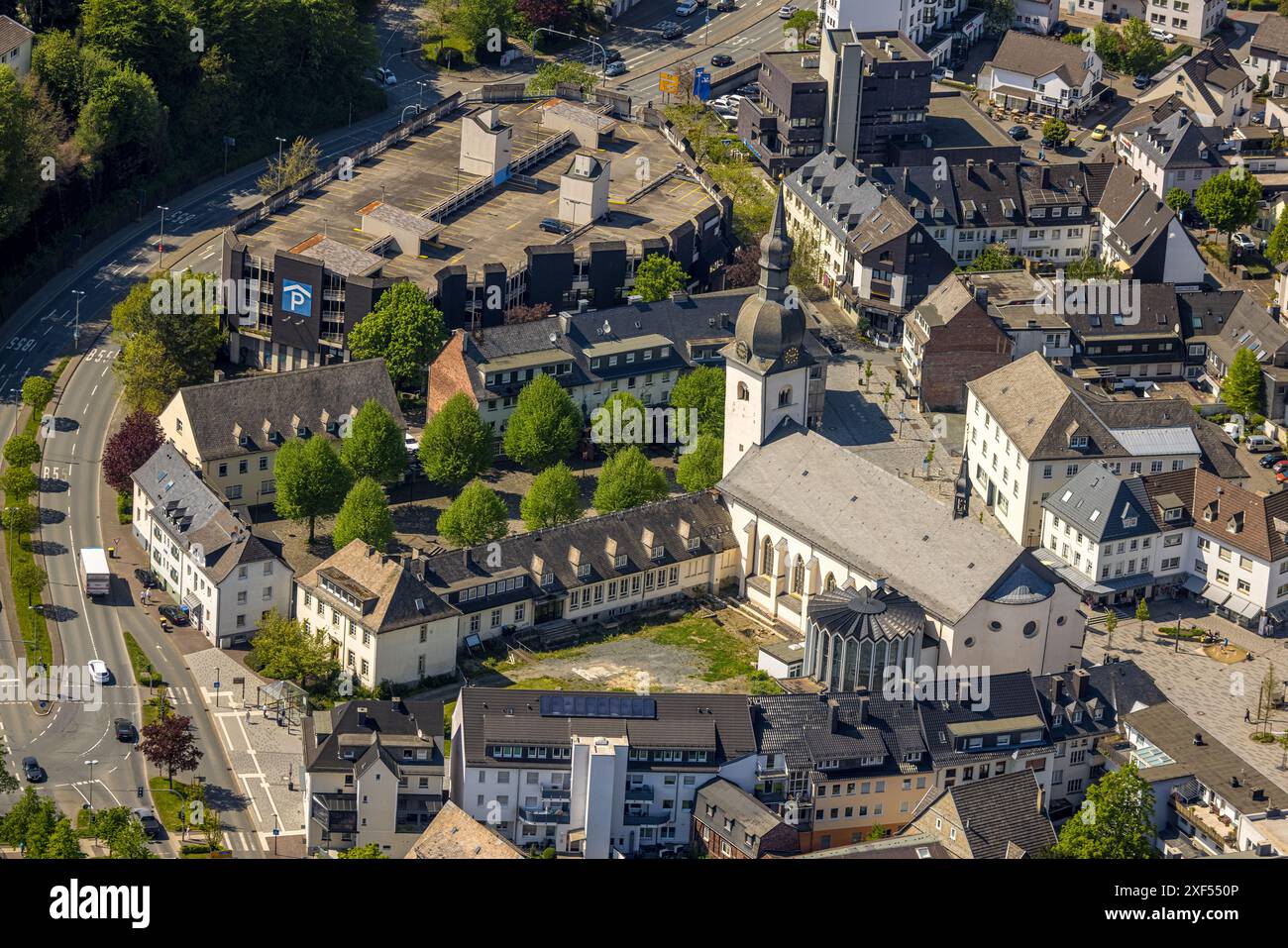 Stiftsplatz and parking garage stiftsplatz hi-res stock photography and ...
