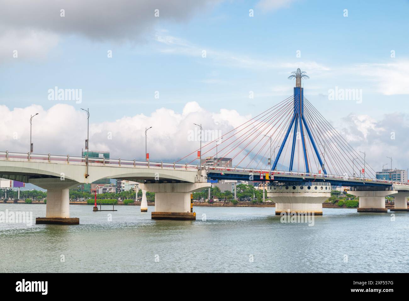 Wonderful view of the Han River Bridge (Cau Song Han) over the Han ...