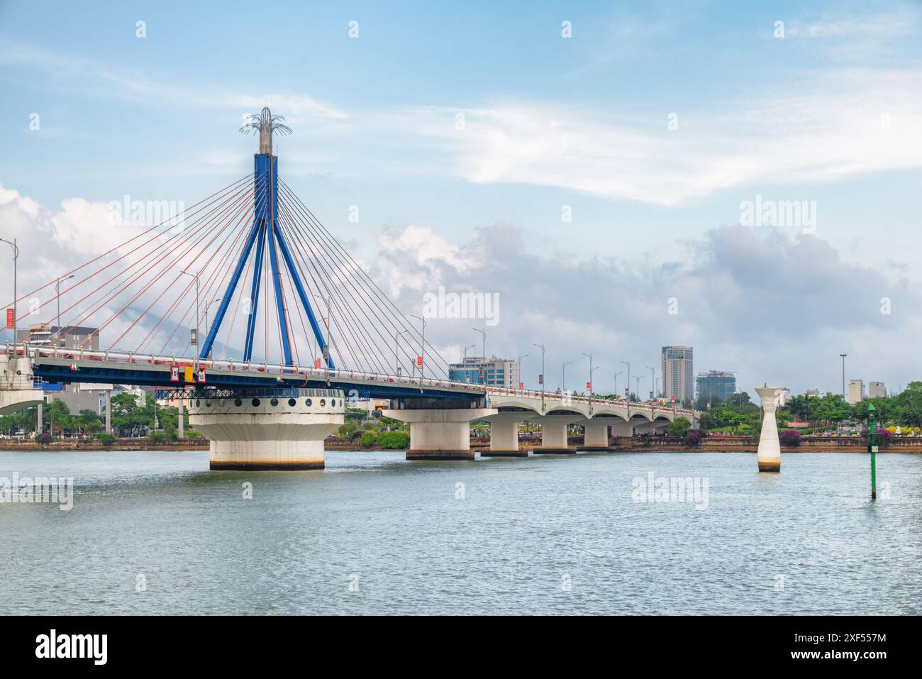 Wonderful view of the Han River Bridge (Cau Song Han) over the Han ...