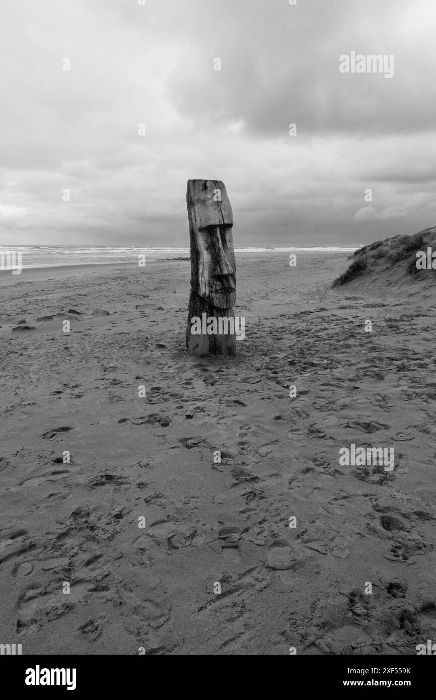 Easter island maoi man hi-res stock photography and images - Alamy