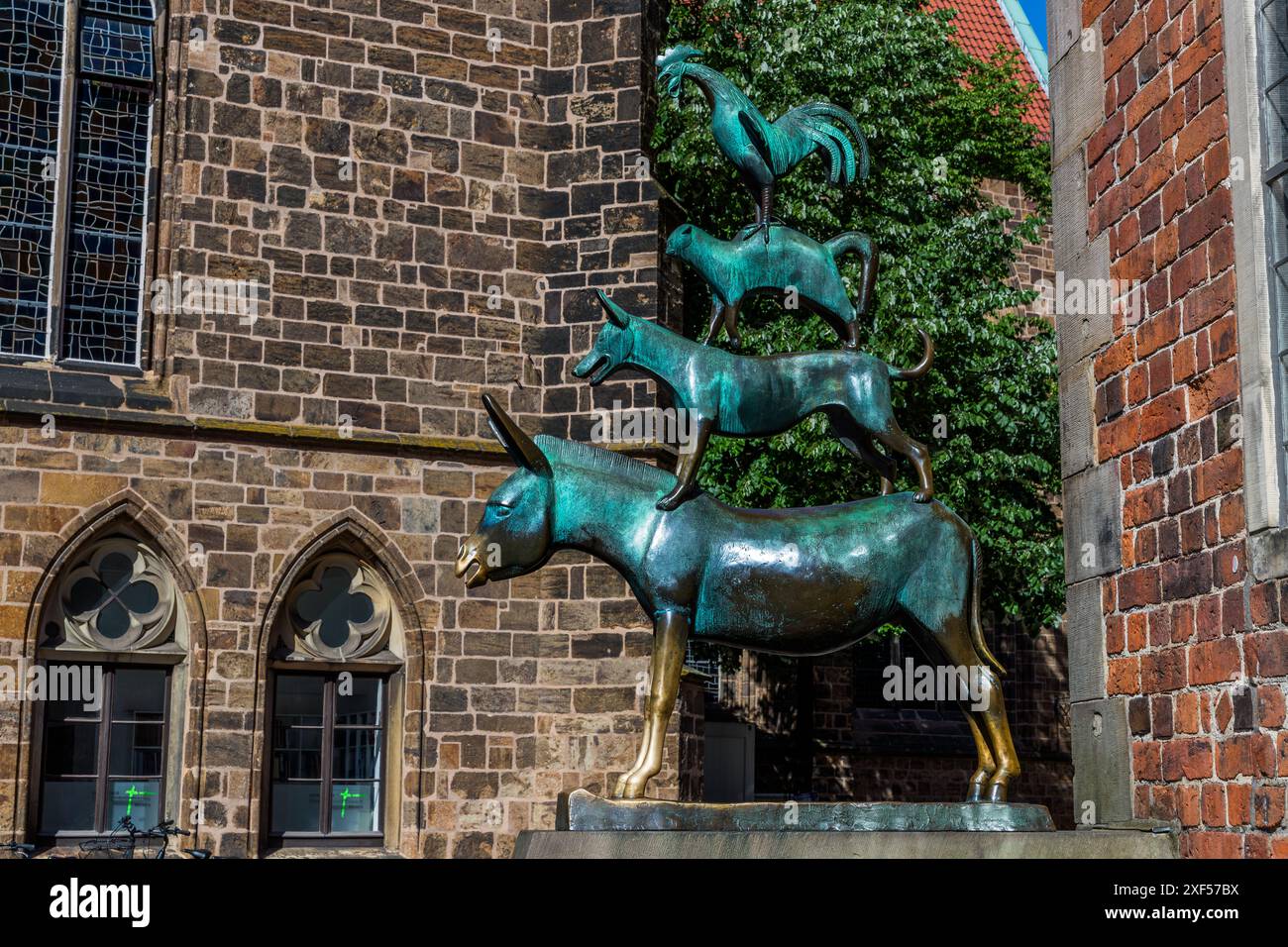 Fawn hall hi-res stock photography and images - Alamy