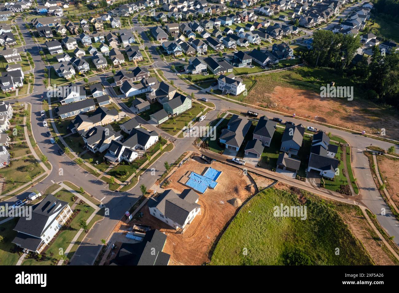 Birds eye view suburbs construction hi-res stock photography and images ...