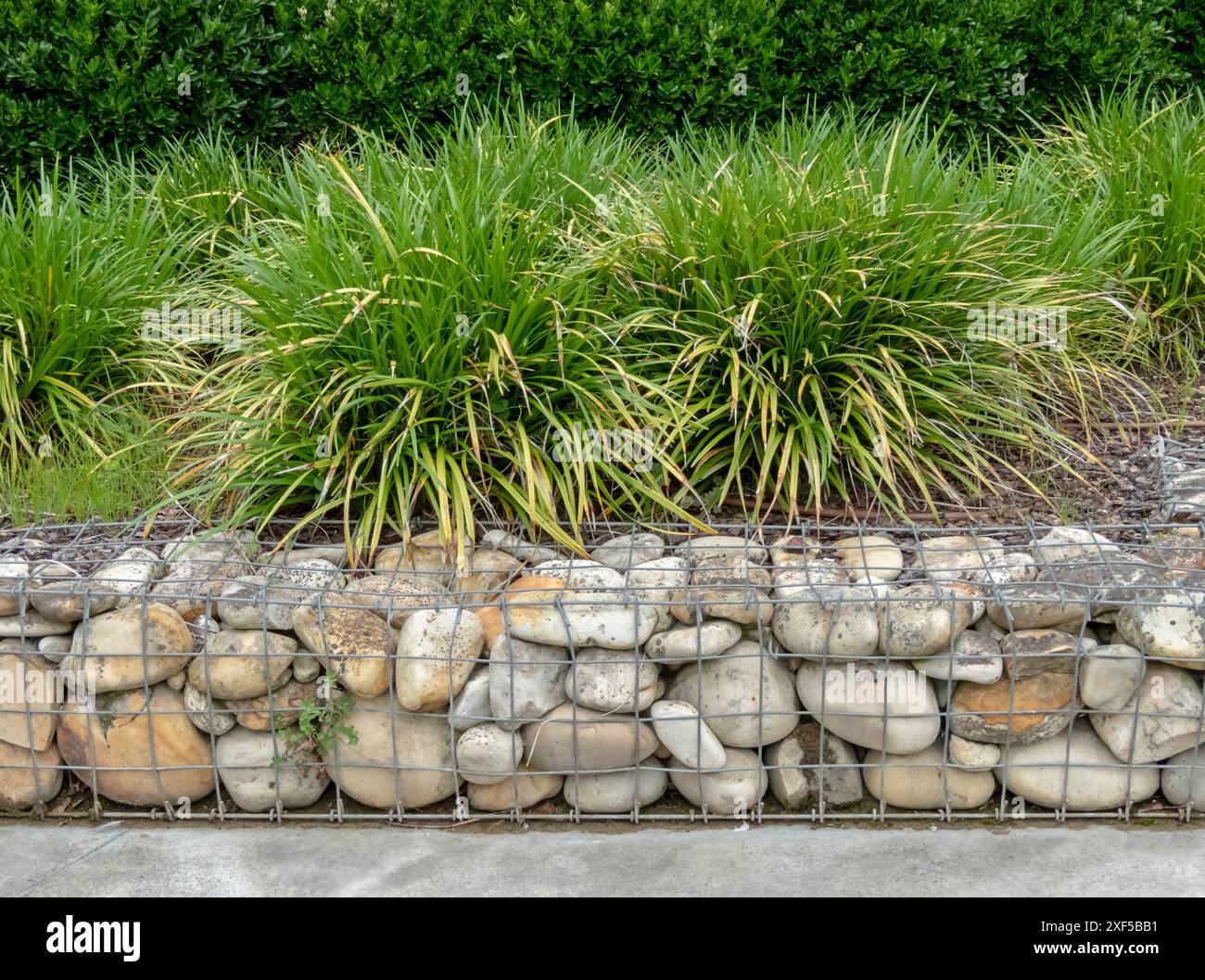 Retaining wall garden hi-res stock photography and images - Alamy