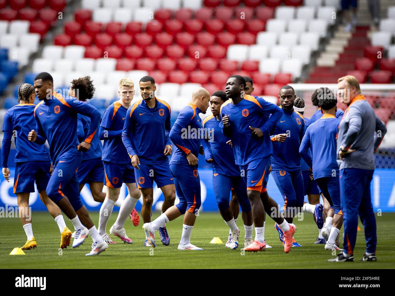 MUNICH - Denzel Dumfries, Jerdy Schouten, Cody Gakpo, Donyell Malen ...
