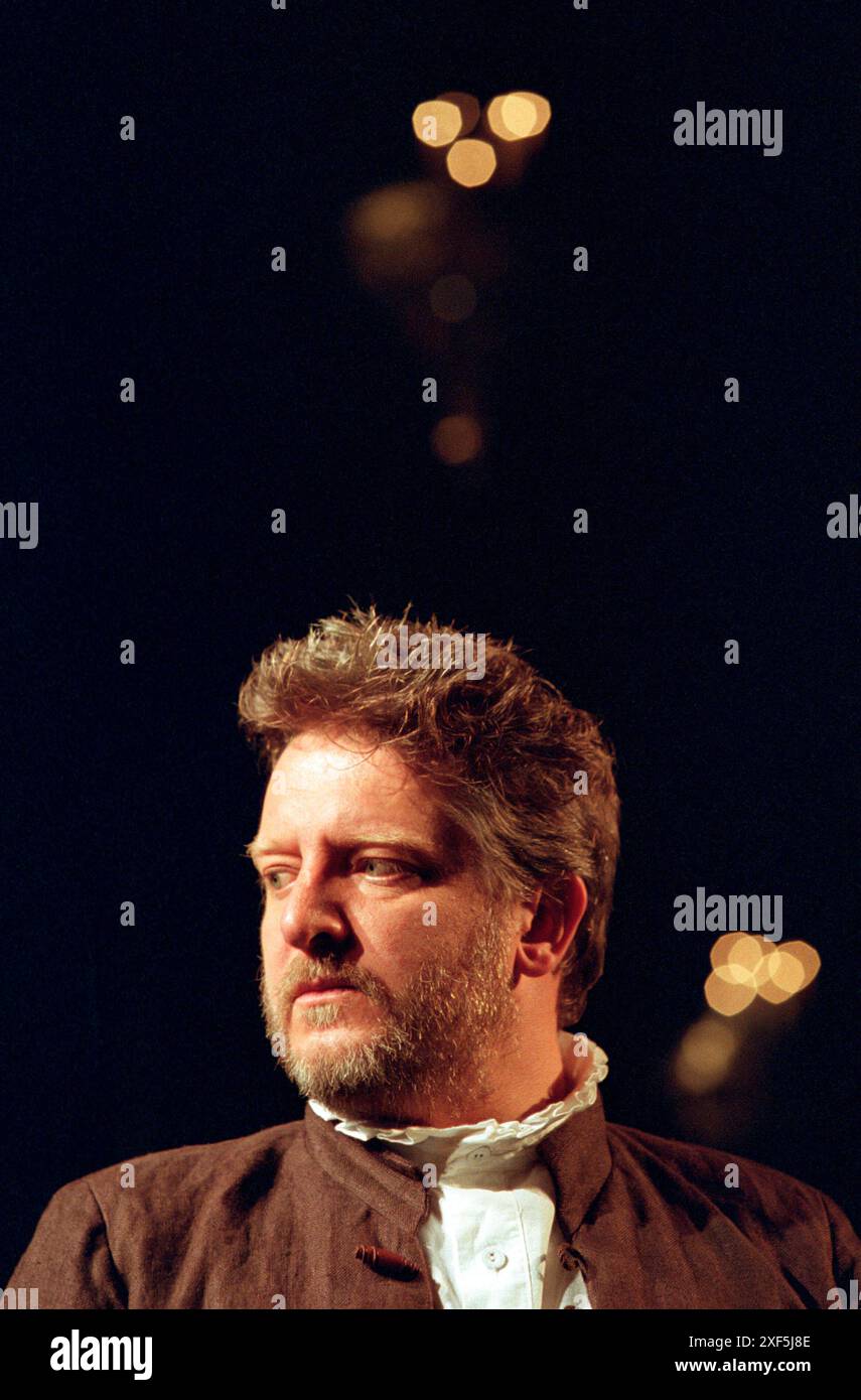 Simon Russell Beale (Hamlet, Prince of Denmark) in HAMLET by ...