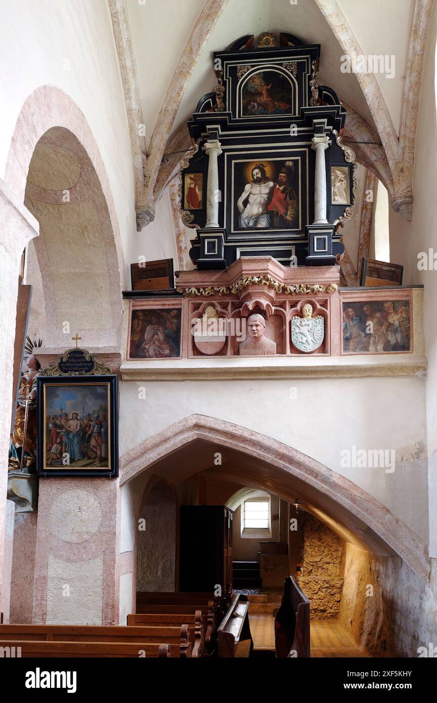 Mary altar hi-res stock photography and images - Alamy