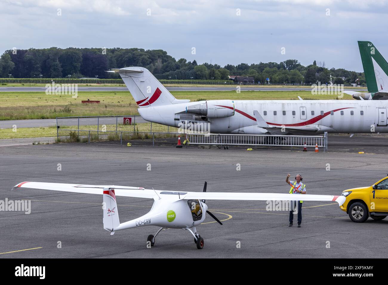 MAASTRICHT - The electric plane arrives at the airport prior to the ...