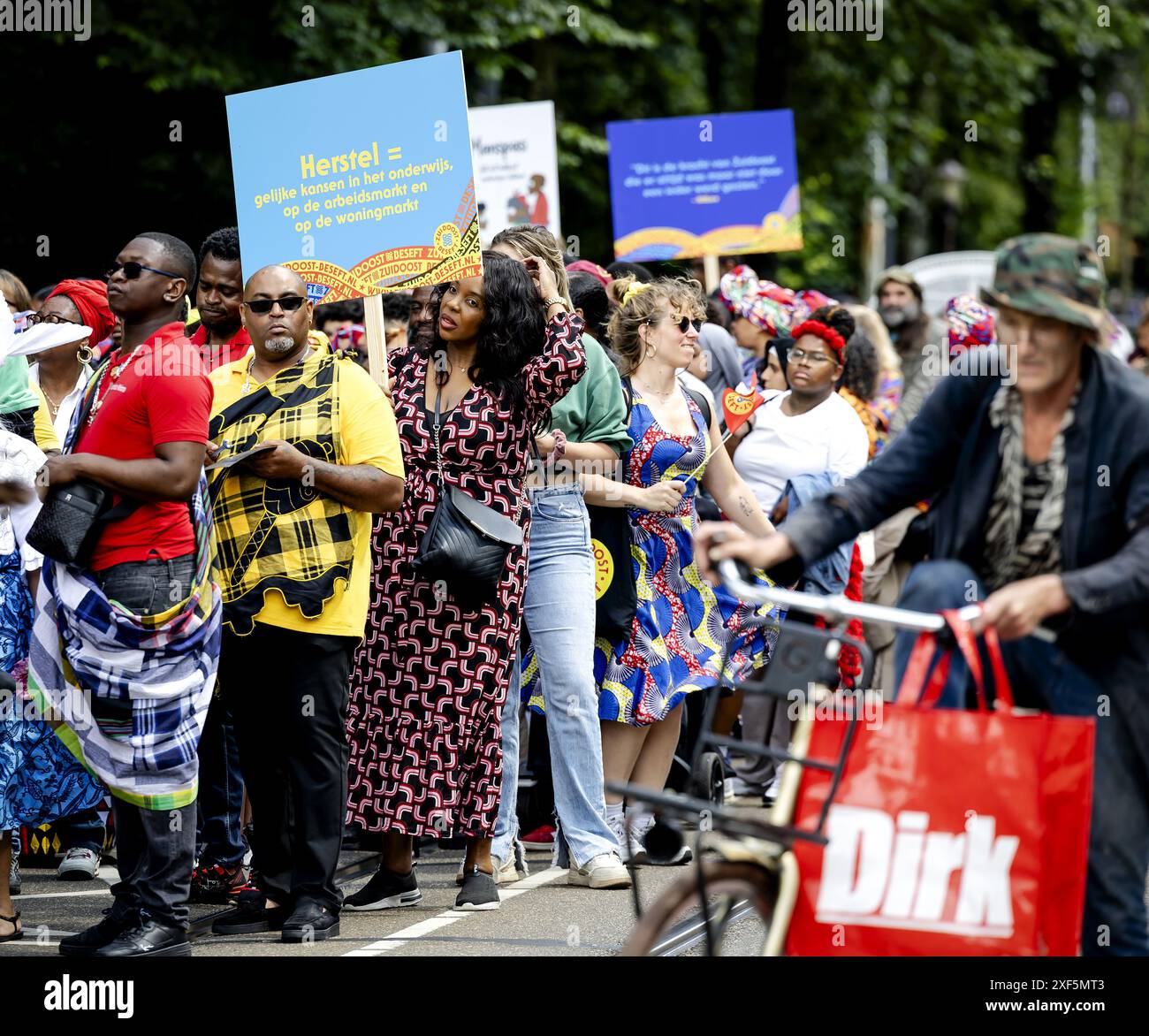 AMSTERDAM - Interested parties during the national commemoration of the ...