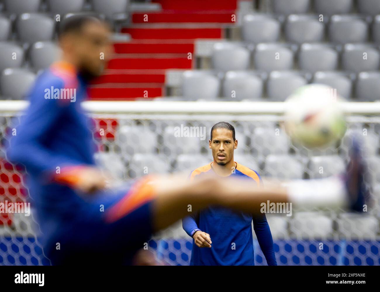 MUNICH - Virgil van Dijk during the MD-1 training session of the Dutch ...