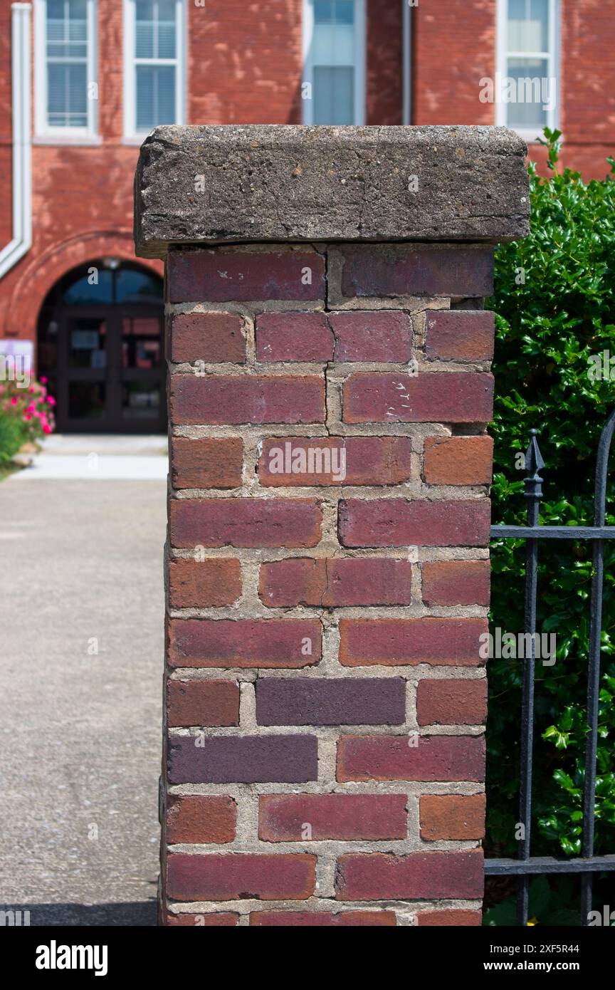 Iconic red brick building hi-res stock photography and images - Alamy