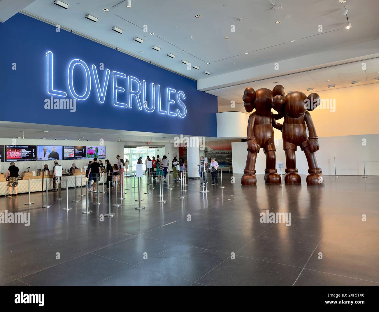 Ticket counter family hi-res stock photography and images - Alamy