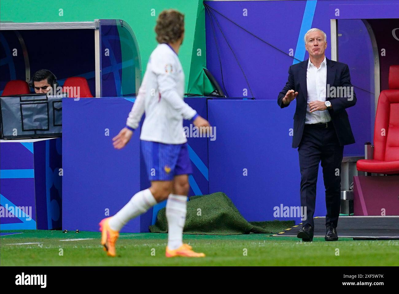France head coach Didier Deschamps and Antonie Griezmann during the ...