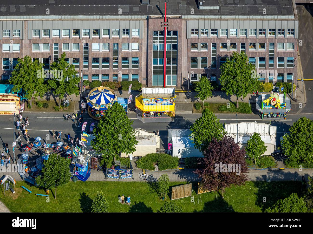 Aerial view, Himmelfahrtskirmes on the Ruhrstraße at the building of ...