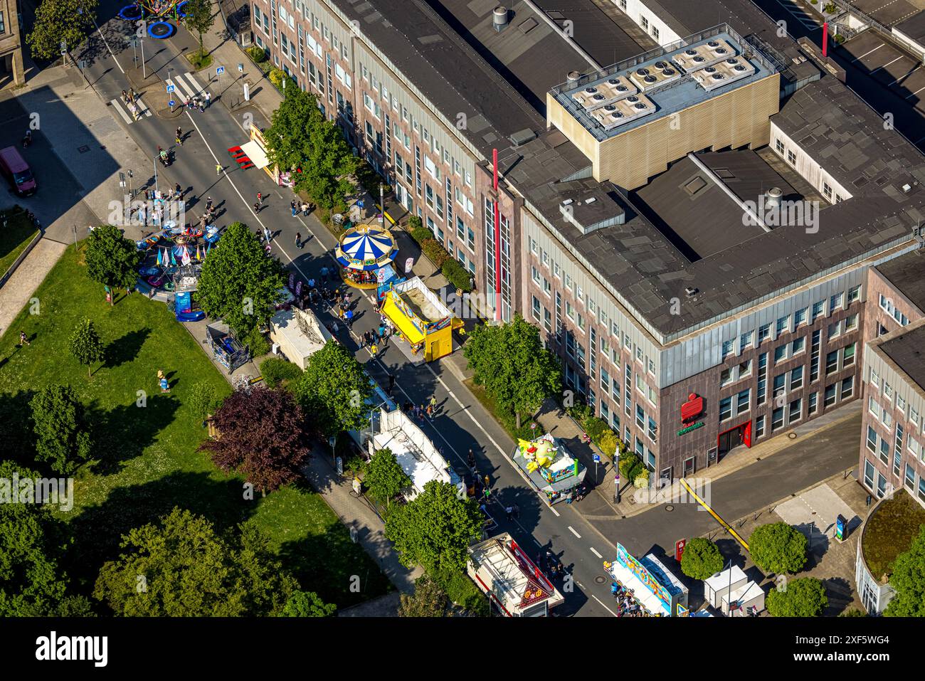 Aerial view, Himmelfahrtskirmes on the Ruhrstraße at the building of ...