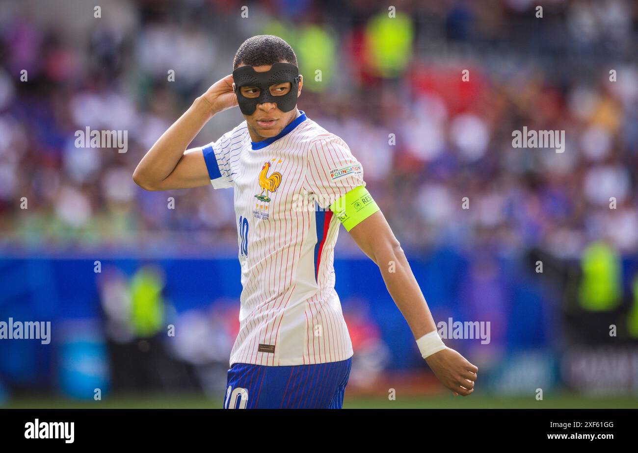 Kylian mbappé face hi-res stock photography and images - Alamy