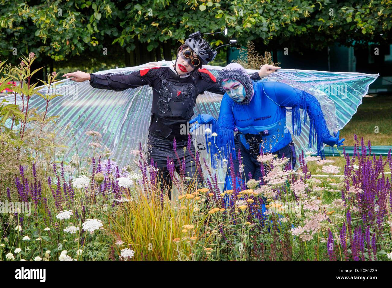 Friendly press hi-res stock photography and images - Alamy