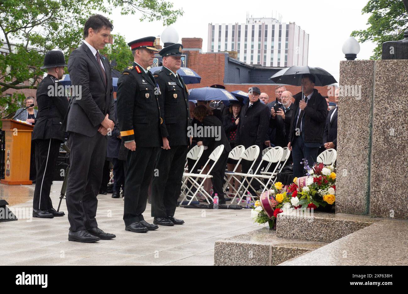 Prime Minister Pierre Trudeau (left to right), Major General Paul ...