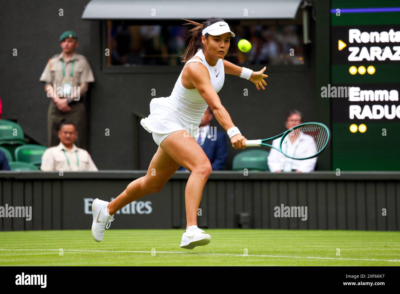 Emma raducanu injuries hi-res stock photography and images - Alamy