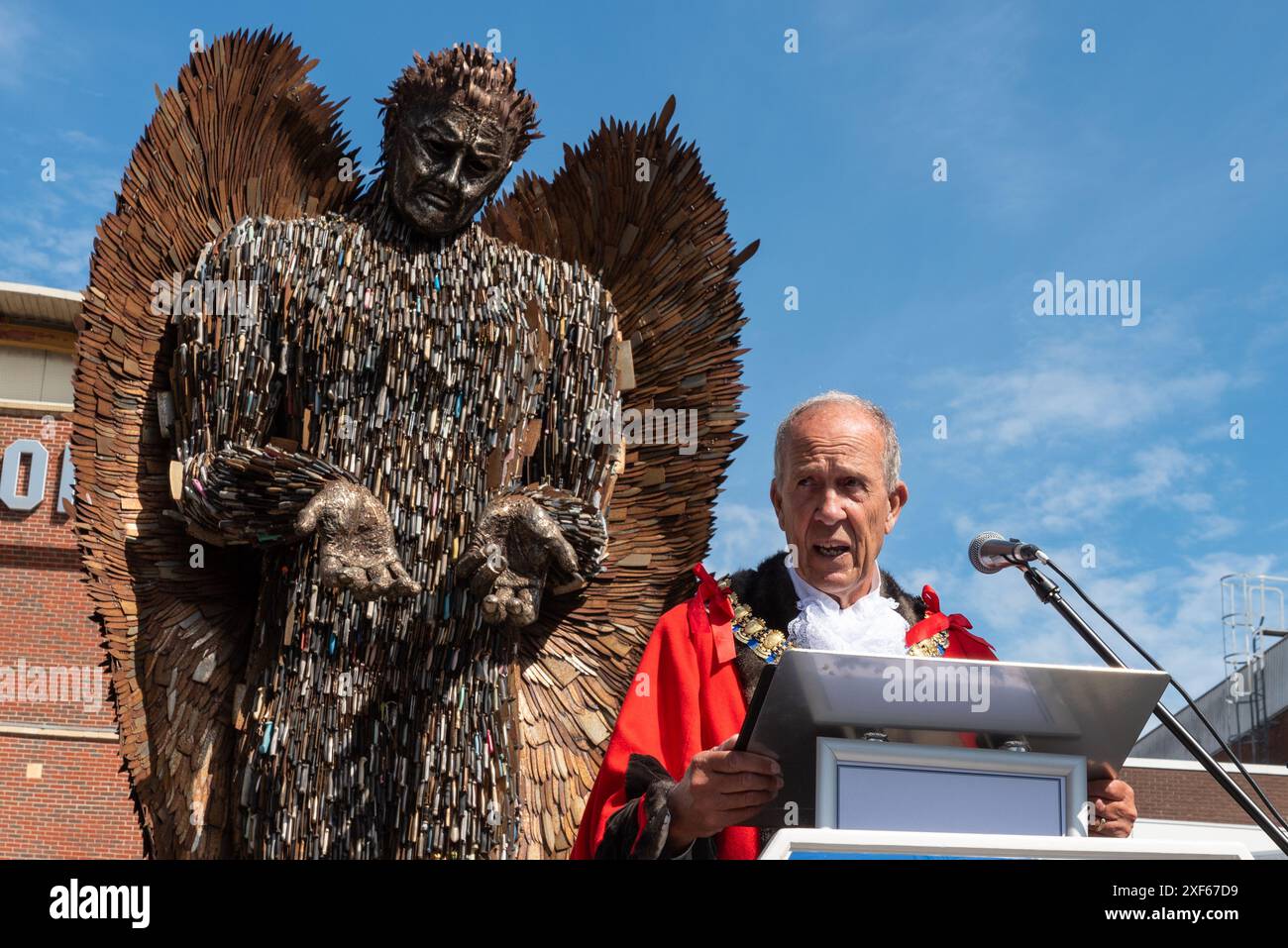 The Knife Angel statue unveiled in the High Street of Southend on Sea ...