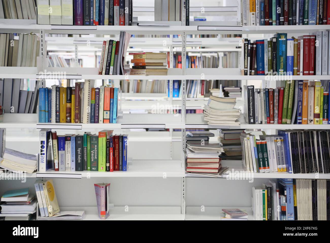 Technical library library bookcase hi-res stock photography and images ...