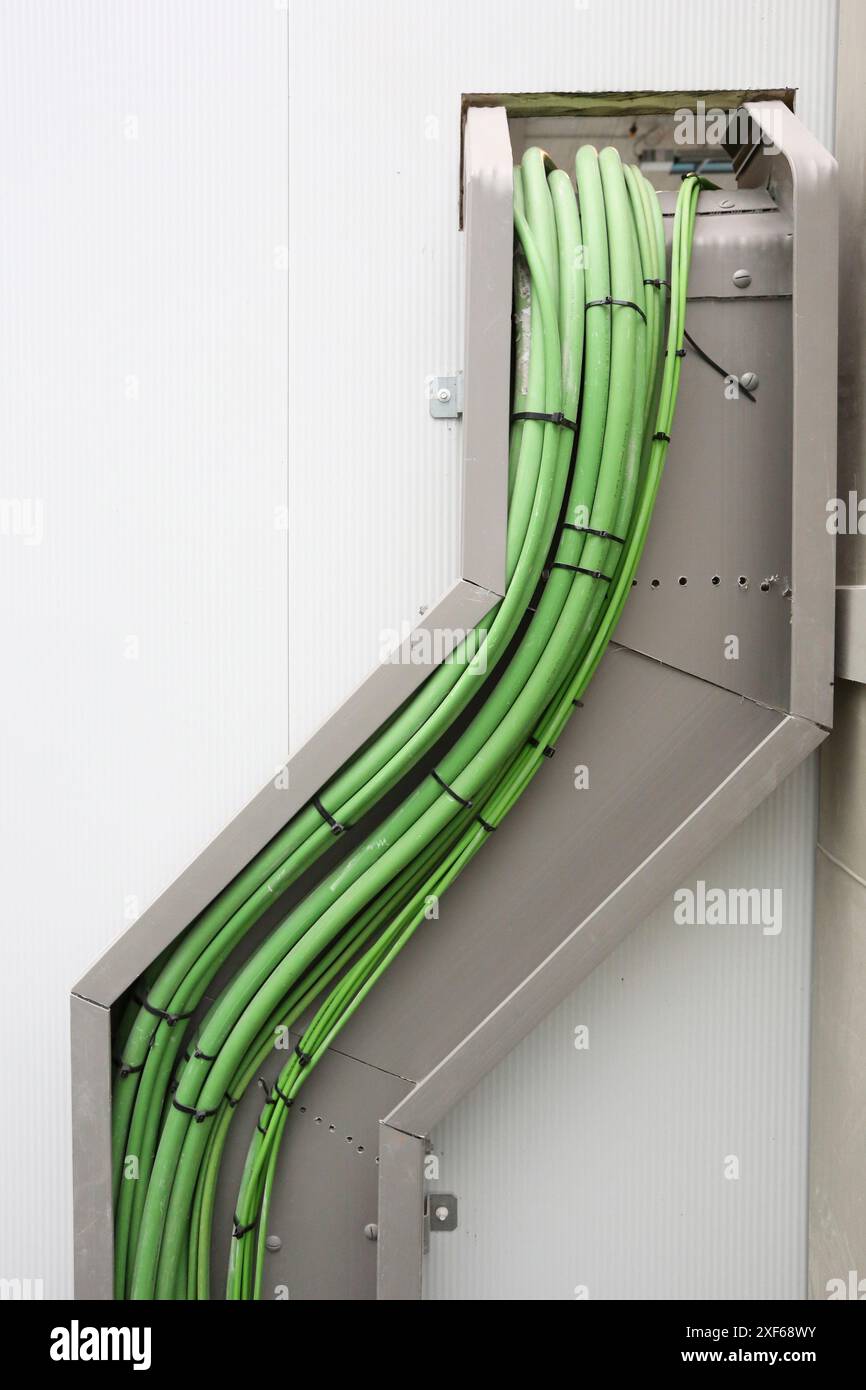 Vertical cable management hi-res stock photography and images - Alamy