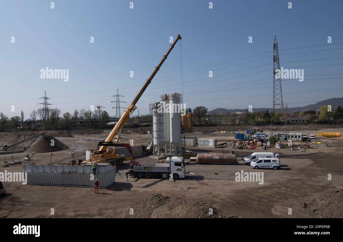 concrete engineering or concrete construction, building architecture in ...