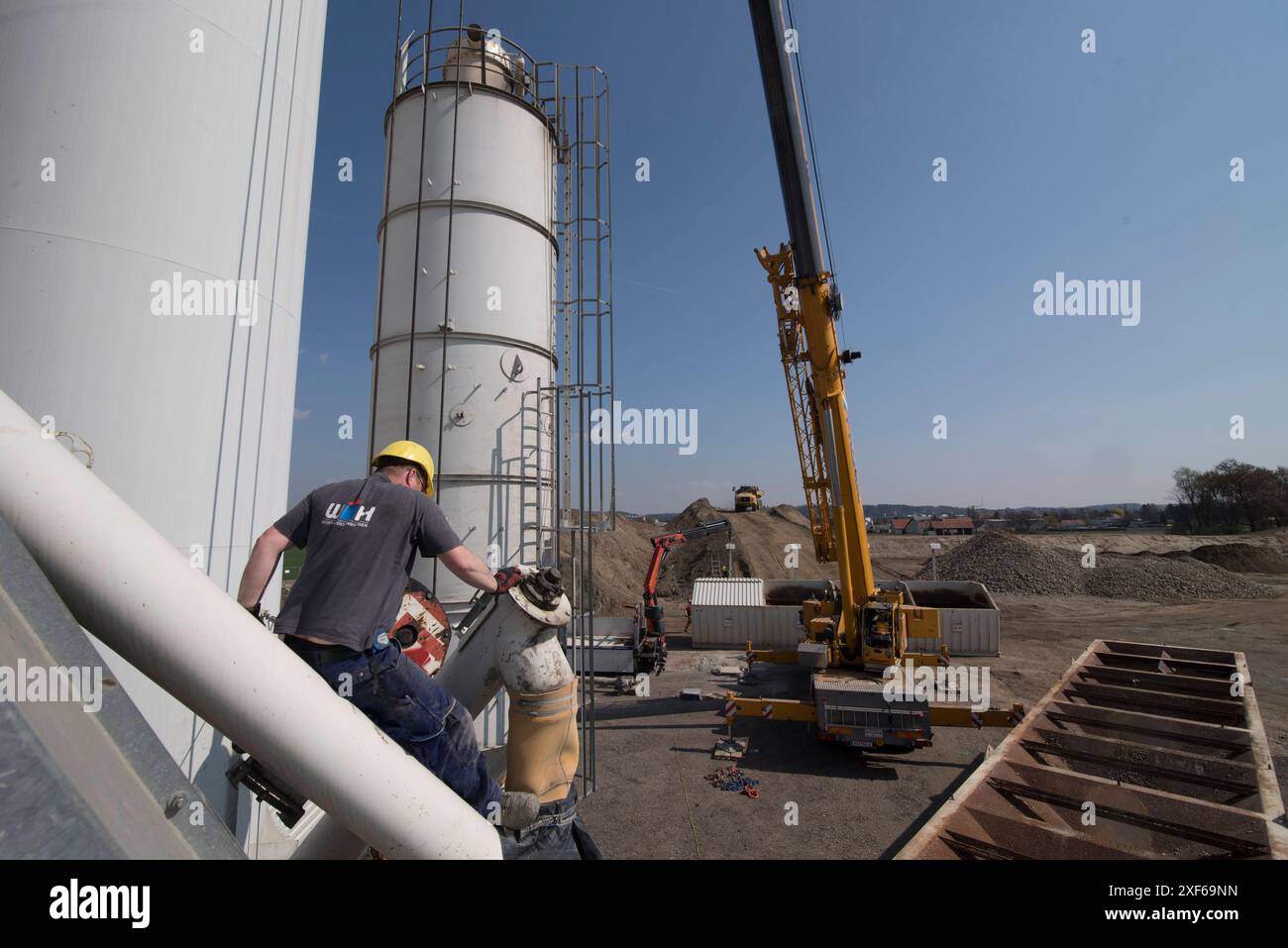 concrete engineering or concrete construction, building architecture in ...