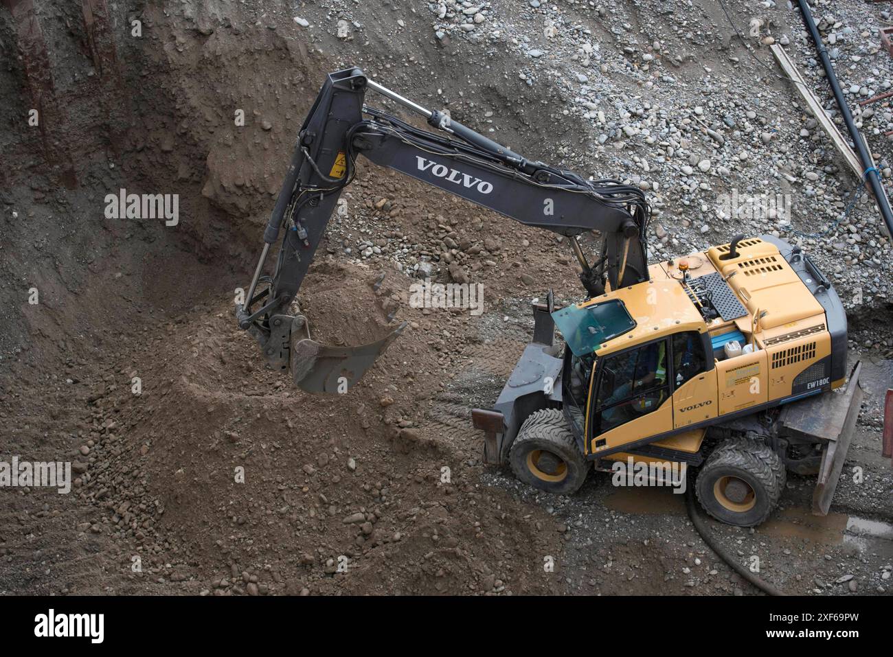 Volvo bagger hi-res stock photography and images - Alamy